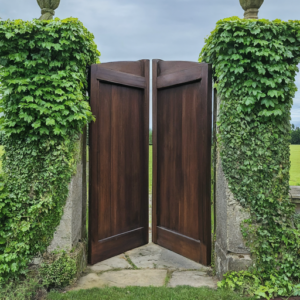 19 Inspiring Farmhouse Gate Ideas For Charming Entrances - DIYCozy ...